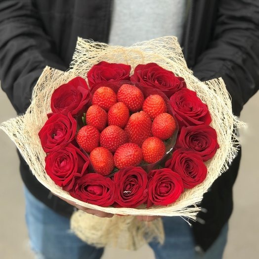 Ramillete Rosas y Fresas